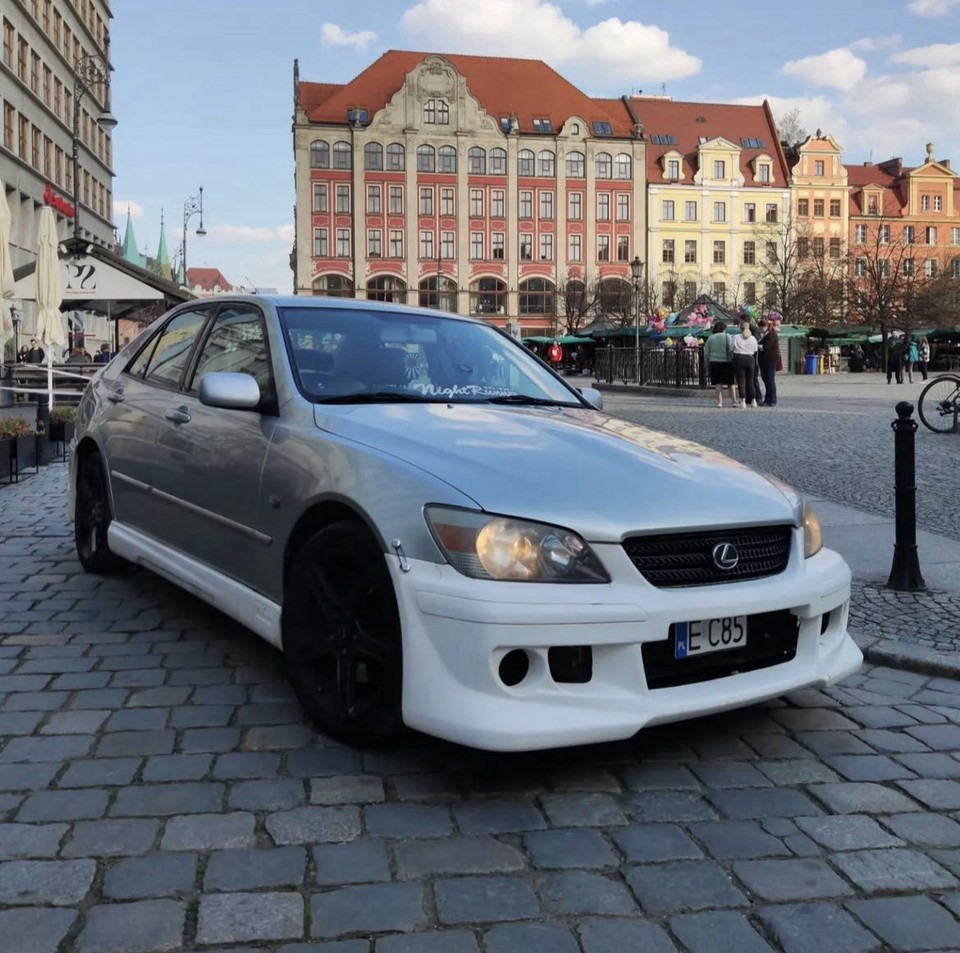 HKS D1 Style Front Bumper In FRP For Altezza / IS300 / IS200 SXE10 98 ...
