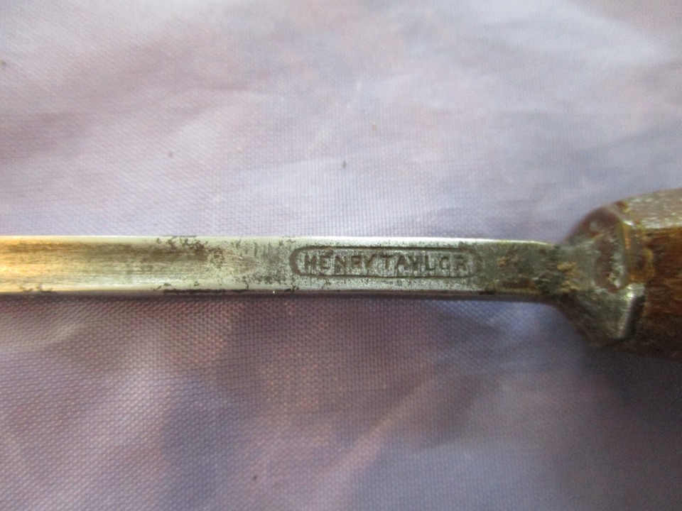 VIN HENRY TAYLOR W ACORN LOGO 3/16" WIDE SPLIT NO 7 STRAIGHT CARVING ...