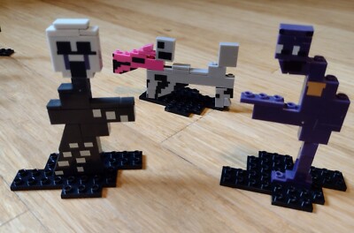 Five Nights at Freddy's Lego 8 Bit Puppet -- Black & White Left Figure ...