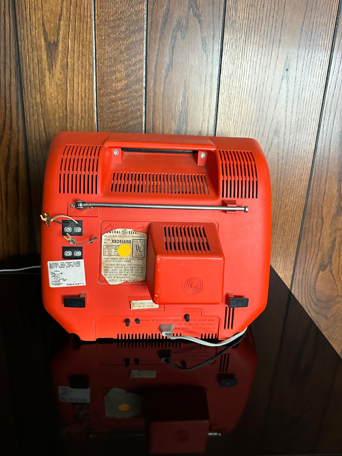 Vintage Red 1976 GE Television General Electric Solid State TV - Works | eBay