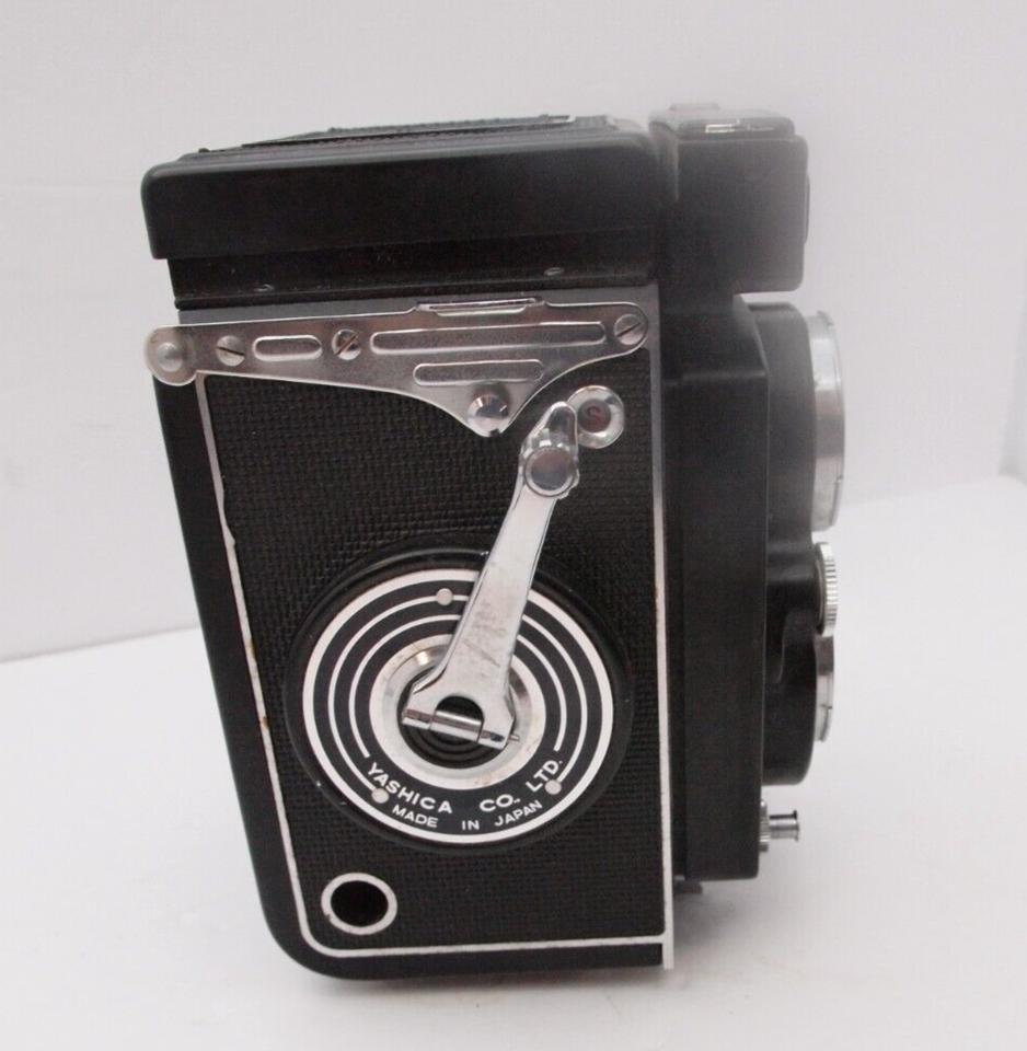 Yashica Mat EM TLR Medium Format Film Camera 80mm 3.2 Lens clean but ...