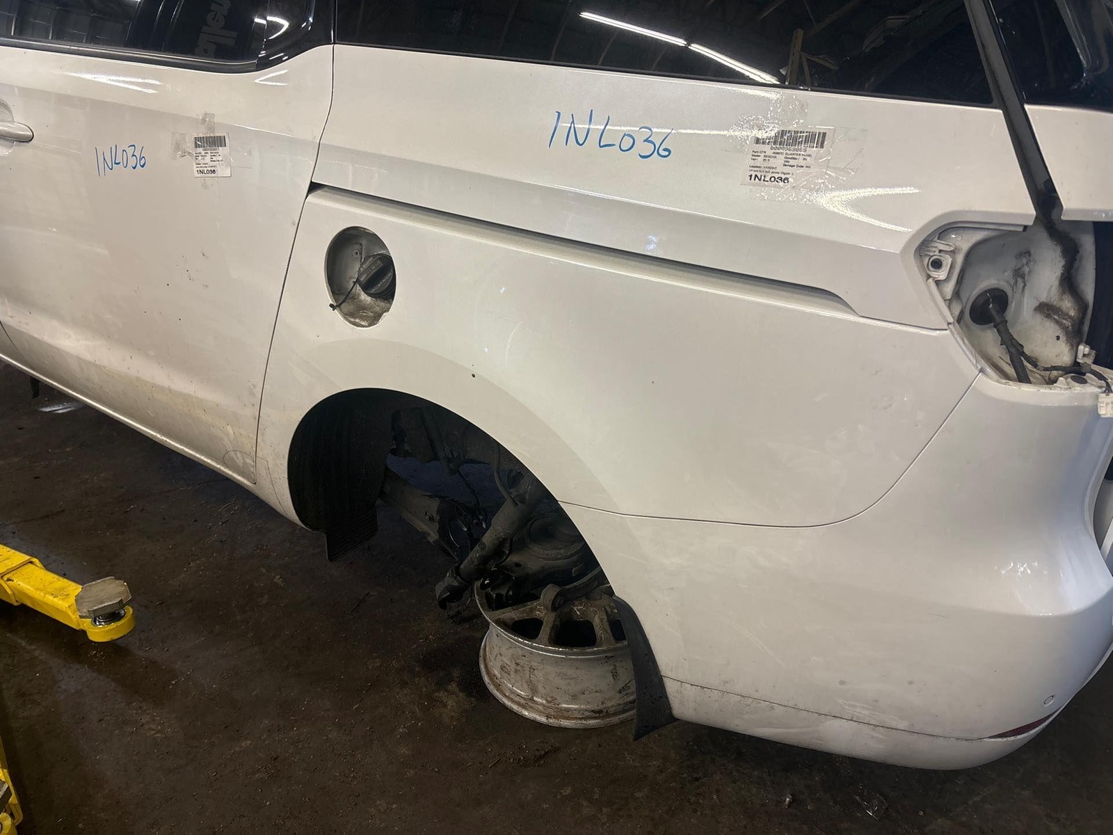 Kia Sedona EX 3.3L FWD Left LH 1/4 Quarter Panel Cut 2015-2018 OEM AR1 ...
