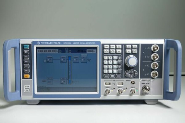 Rohde & Schwarz SMW200A Vector Signal Generator - White/Blue for sale ...