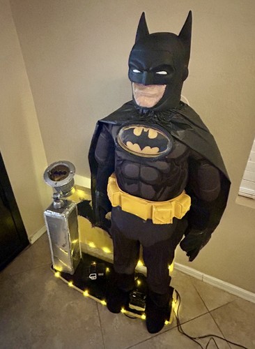 1 OF A KIND! Giant 4’ Foot Batman Action Figure w/ BAT SIGNAL & GOTHAM ...