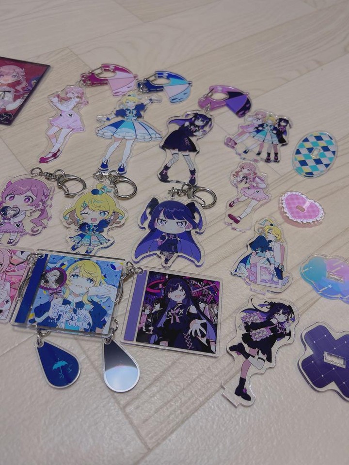 Tuyu Under Mentality Merchandise Lot 23pcs Rare Acrylic Stand Badges | eBay