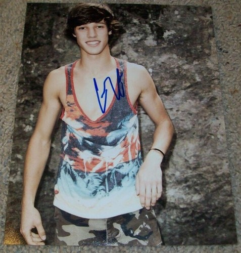 TEEN VINE STAR CAMERON DALLAS SIGNED AUTOGRAPH 8x10 PHOTO w/PROOF ...