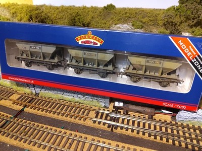 Bachmann 37-500Y Set of, 24T Hopper wagons Grey 'Iron Ore' Weathered ...