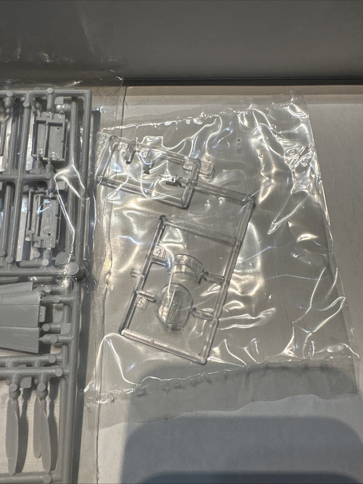 1/72 Scale DML Do 335A-1PFEIL, Golden Wings Series, Airplane Model Kit ...