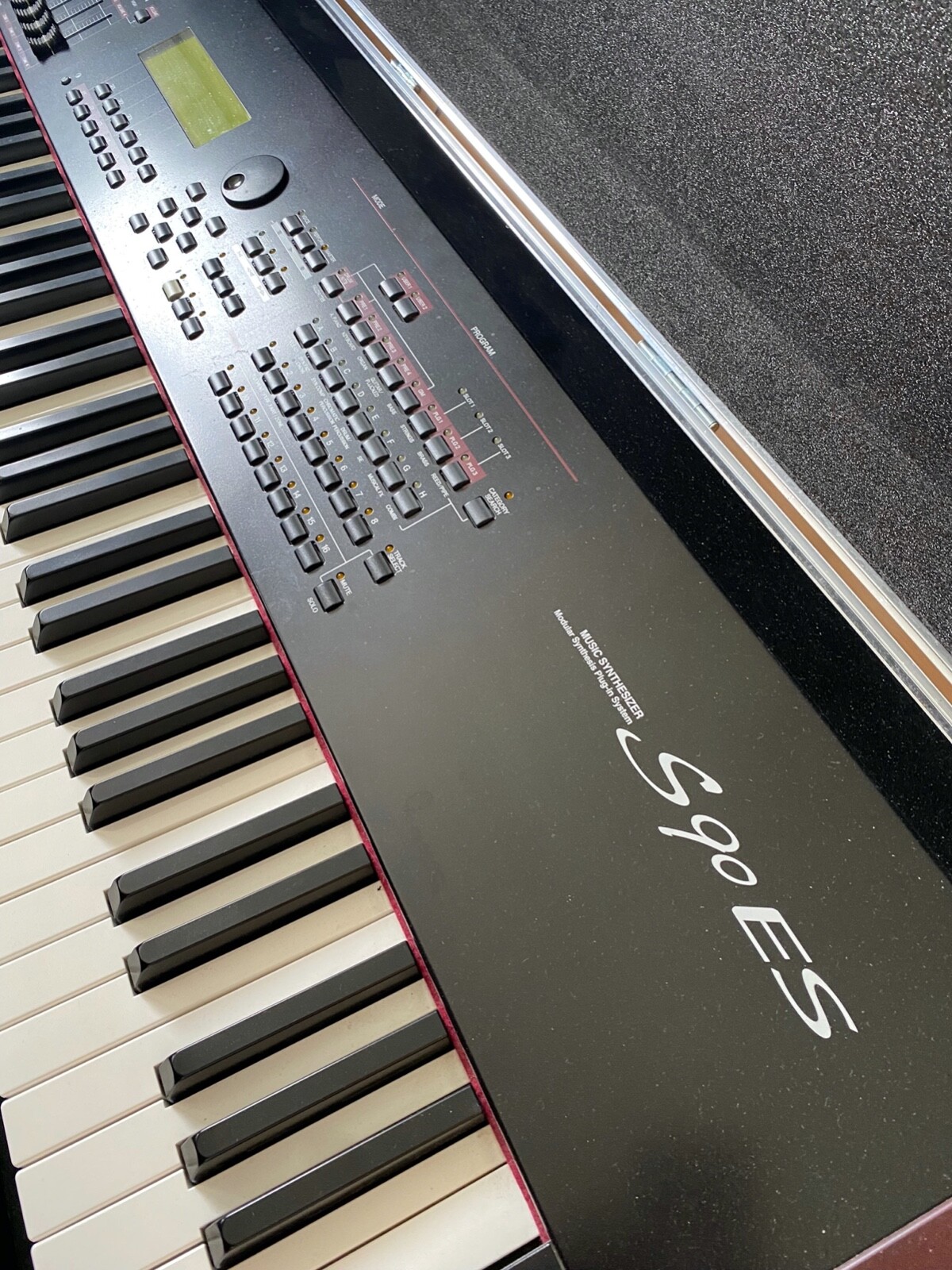 Yamaha S90 Xs 88key Keyboard Synthesizer Piano Mint