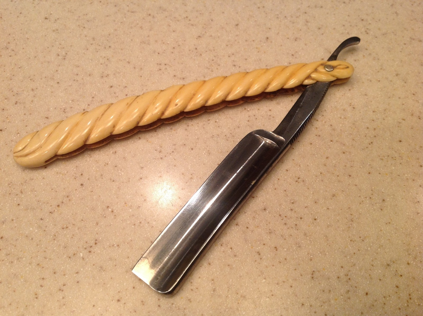 Vintage Straight Razor Men's Molded Celluloid J.R. Torrey Co Worcester ...