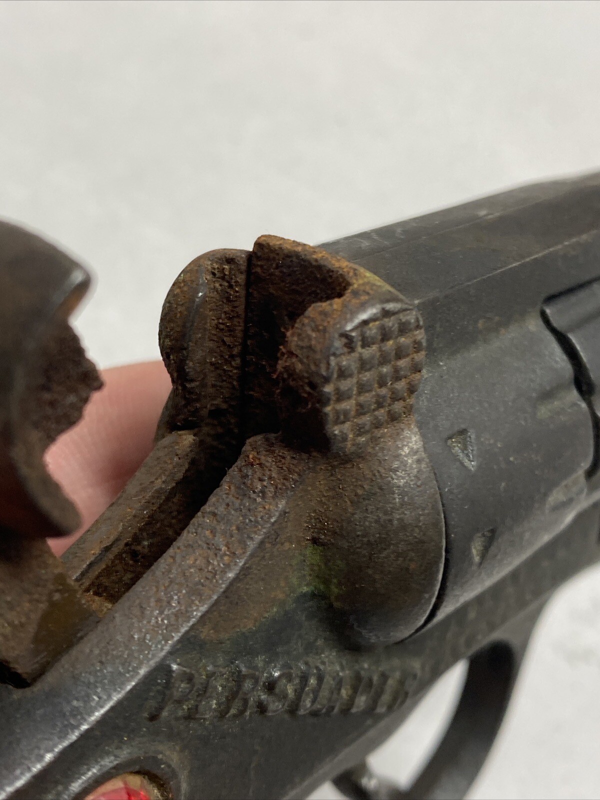 1937 TOY CAP CAST IRON TOY GUN PERSUADER BY KENTON RED JEWEL RARE | eBay