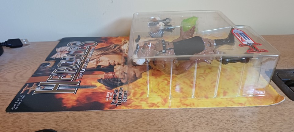 Hercules The Legendary Journeys: MINOTAUR Toybiz TV Action Figure 1995 ...