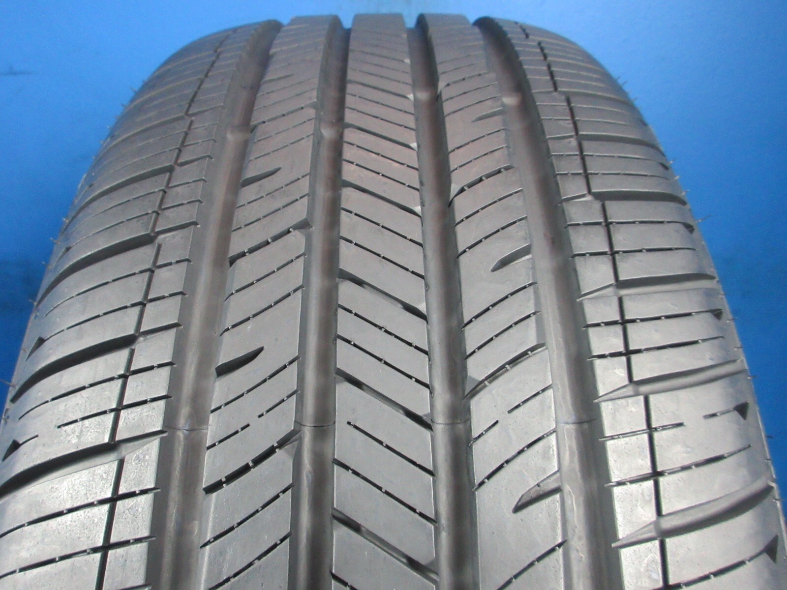 Used Primewell PS890 Touring 225 50 18 9-10/32 High Tread No Patch ...