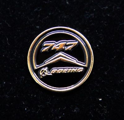 Pin BOEING Round Logo met BOEING 747 Pin for Pilots metal GOLD pin tie ...