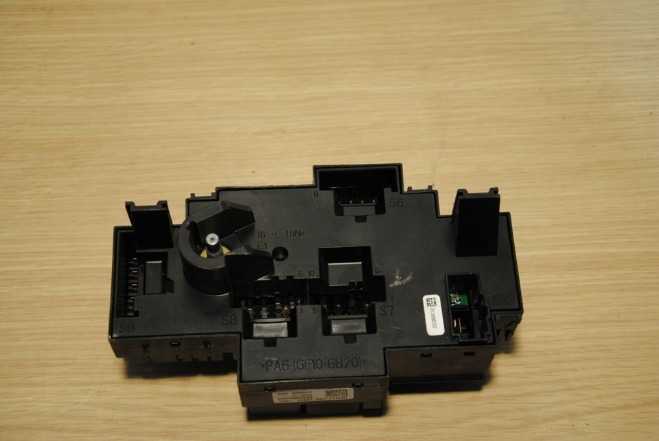 MERCEDES BENZ C W205 FRONT FUSE RELAY BOX UNIT A2229063202 | eBay