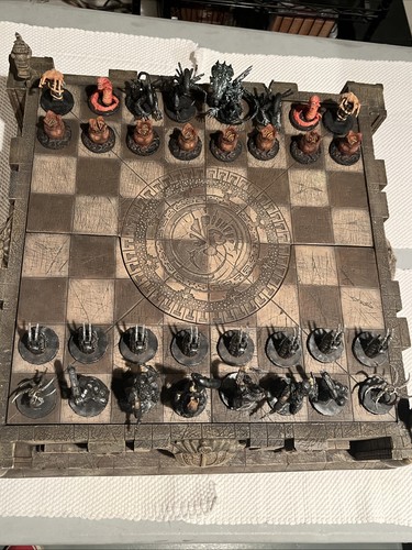 Alien Vs Predator Chess Set - 1648/3000 - 2004 | eBay