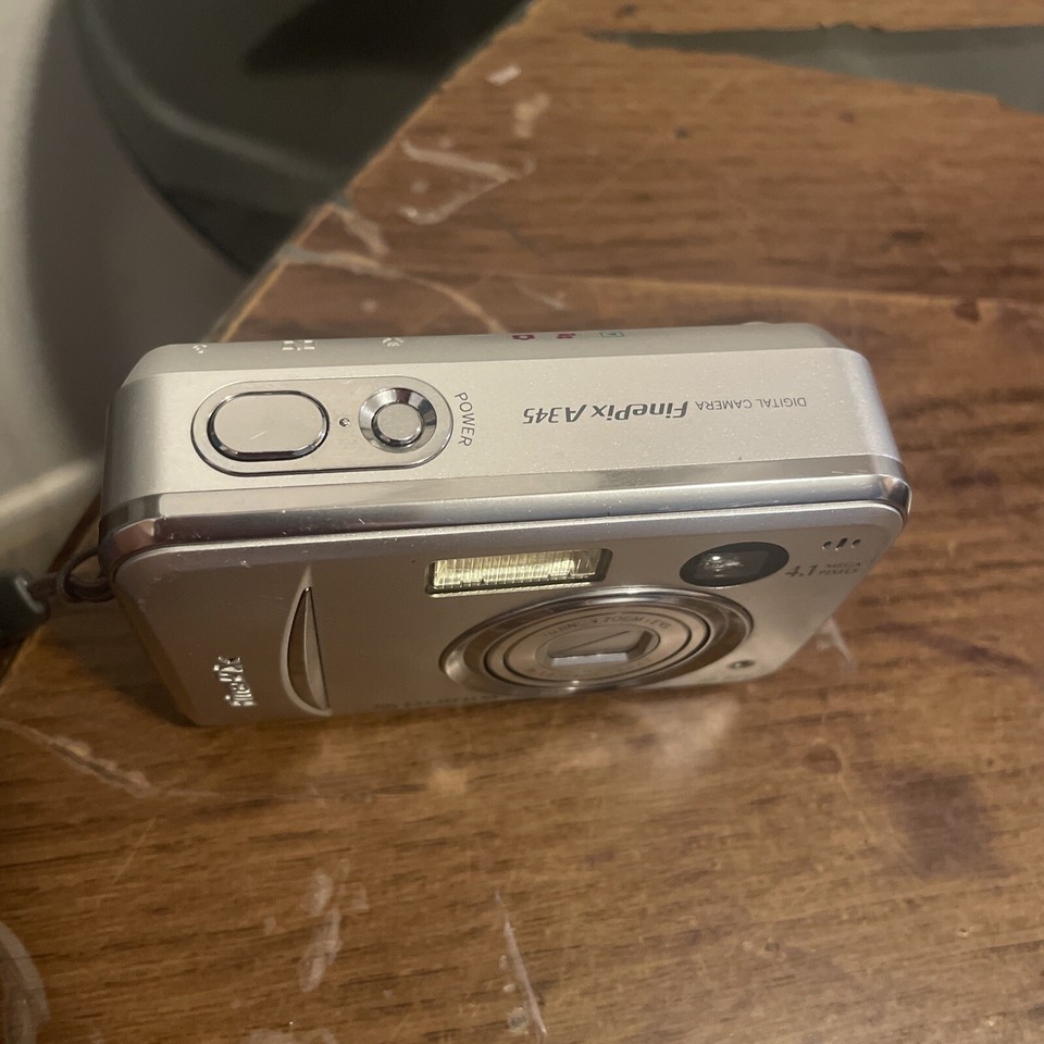 Fuji Fujifilm FinePix A345 4.1 MP Digital Camera 3X Zoom Silver Tested ...