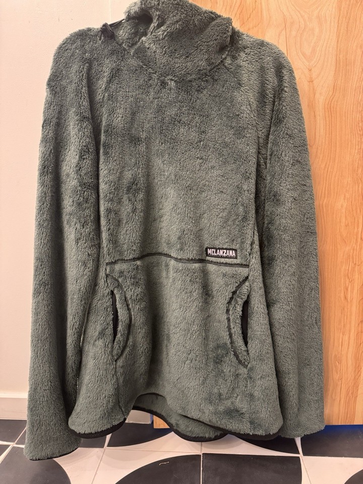 Men’s BRAND NEW Medium Fuzzy Melanzana | eBay