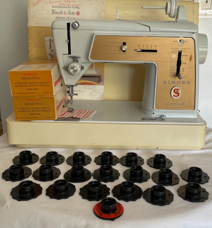 Singer Touch & Sew Model 603 Sewing Machine w/ Case, 20+ Discs ...