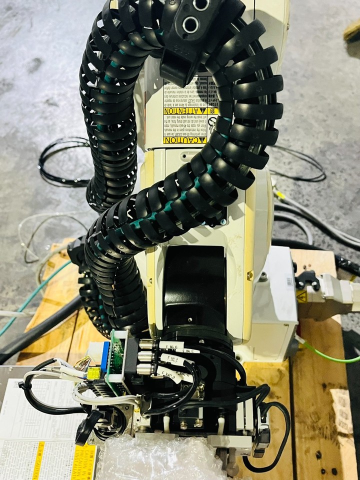 Denso VS050A3-AV6-NNN-NNNAN-NNNN Industrial Robot w RC8-VSA3-NNEM-NN ...