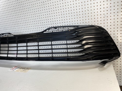 2018 2019 2020 TOYOTA CAMRY XLE LE FRONT BUMPER LOWER GRILLE OEM 53102 ...