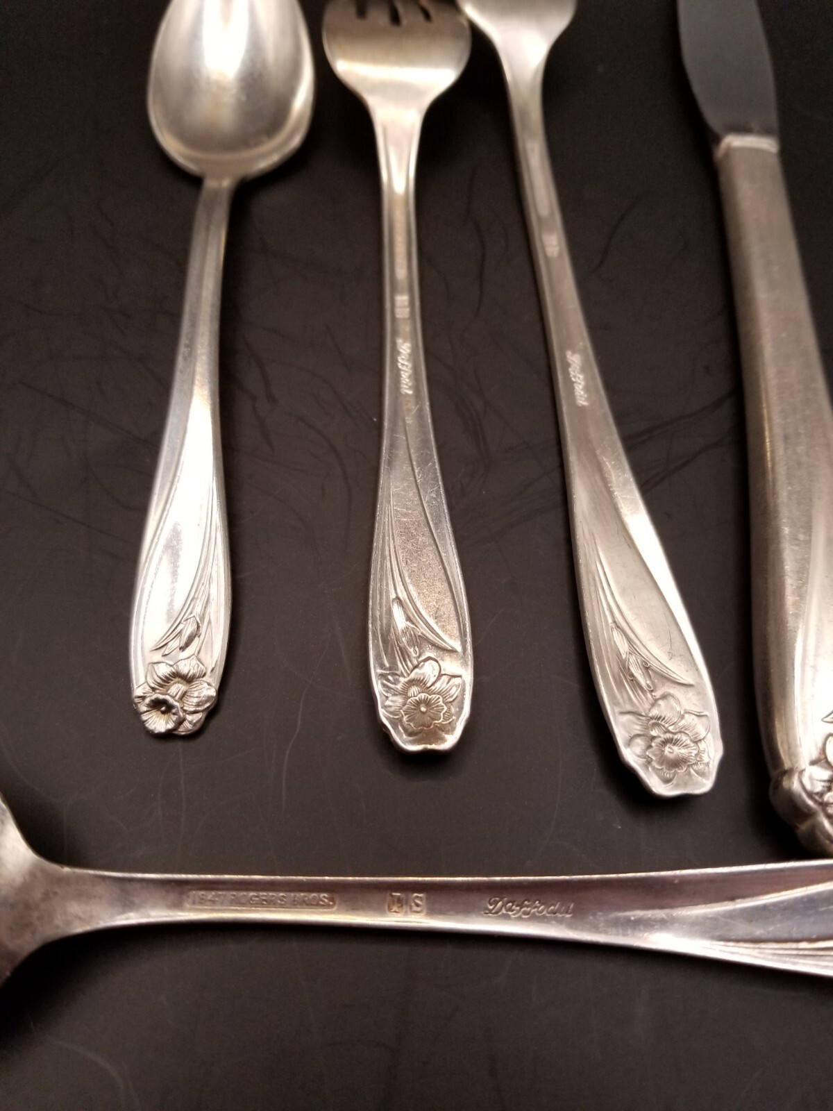 Vtg 1847 Rogers Bros Silver-Plate Daffodil Pattern Silverware 5 piece ...