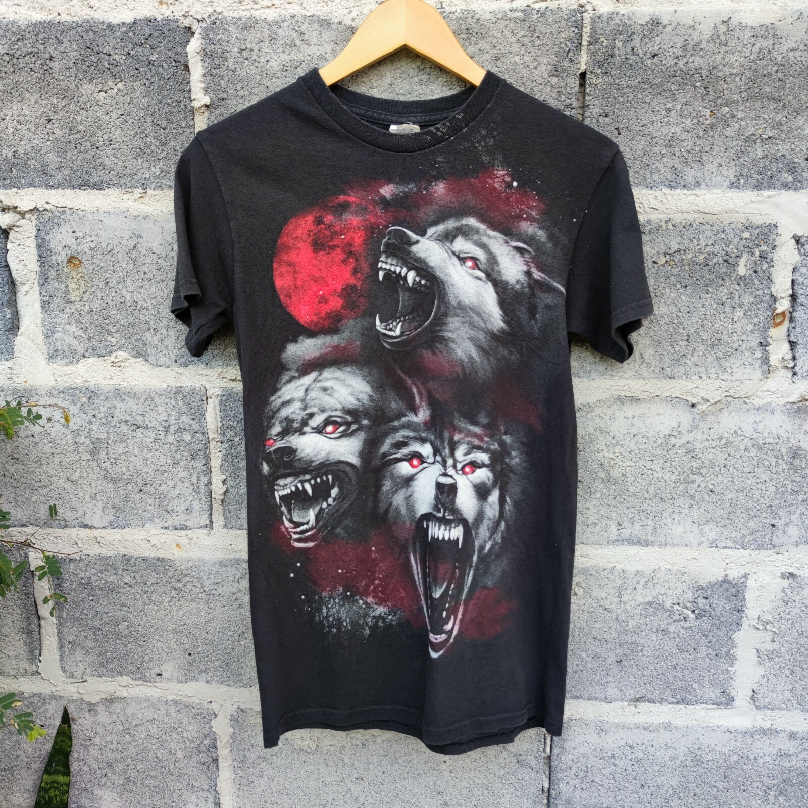 Vintage Three Wolves Red Blood Moon Black Graphic T-S… - Gem