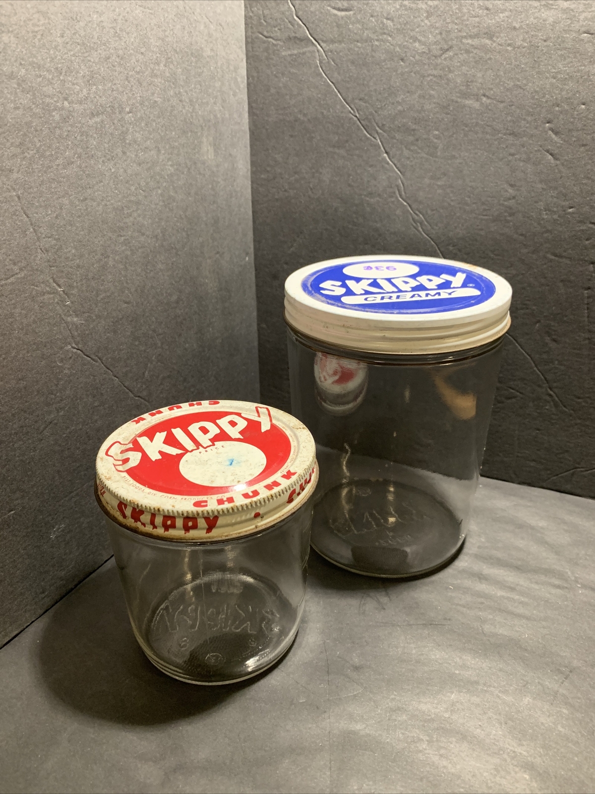 2 VINTAGE SKIPPY CREAMY/SUPER CHUNK PEANUT BUTTER GLASS JARS W/METAL ...