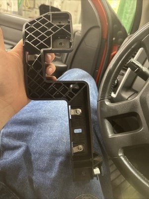 NEW GM OEM LEFT- SUPPORT BRACKET- GENERAL MOTORS GMC 84153458 | eBay