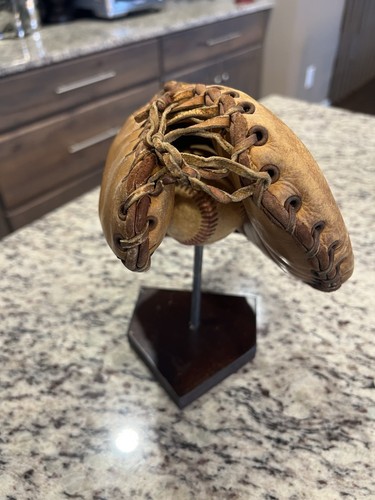 Vintage Leather Baseball Mitt On A Baseball Display Stand. Great Look ...