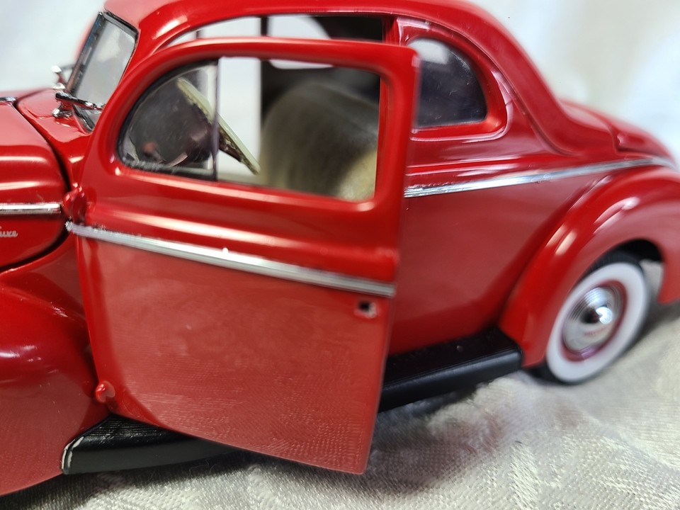 DANBURY MINT 1940 FORD DELUXE COUPE 1:24 Die Cast PRECISION SCALE MODEL ...