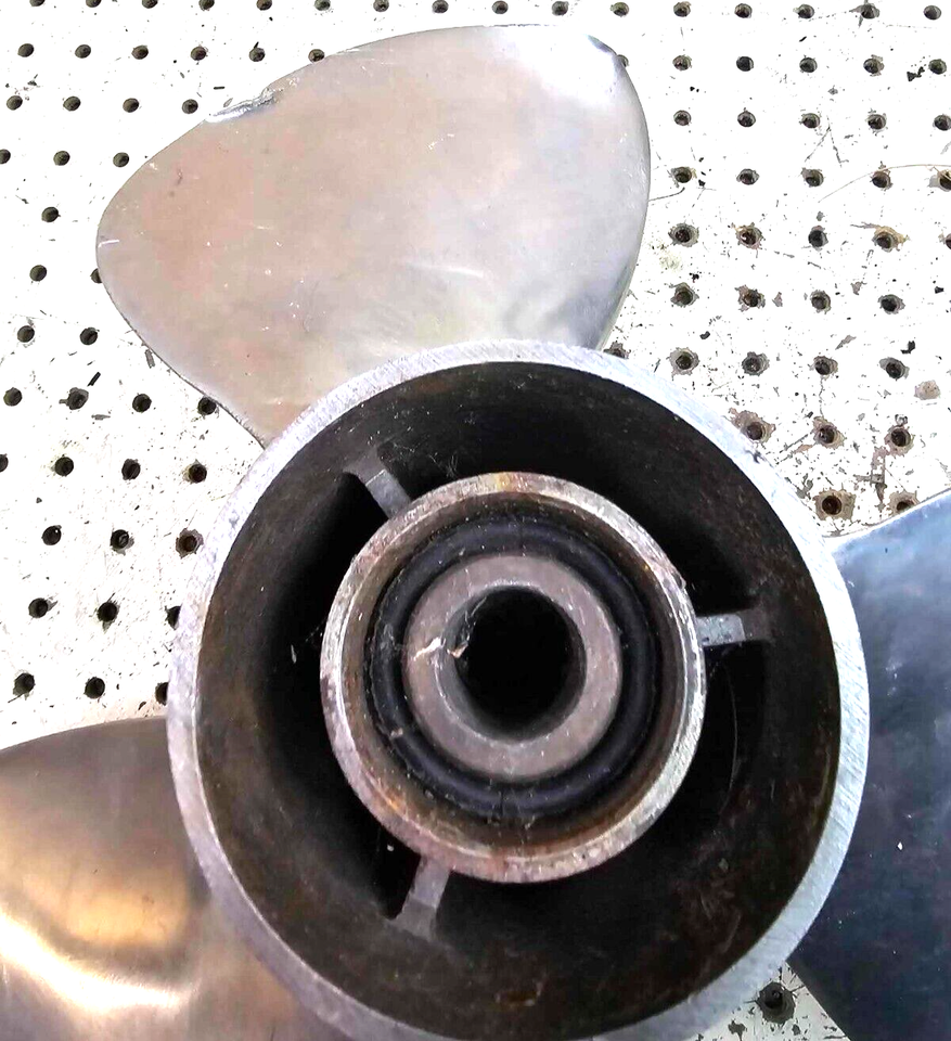 033008 15 1/2 X 19 Pitch S.S. Prop for Mercruiser Pre-Alpha & Alpha ...