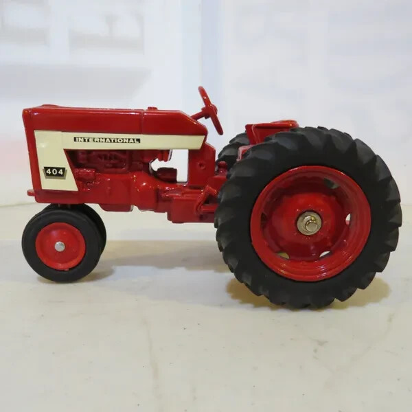 Ertl IH 404 Tractor Made USA 1960 1/16 IH-437-E | eBay