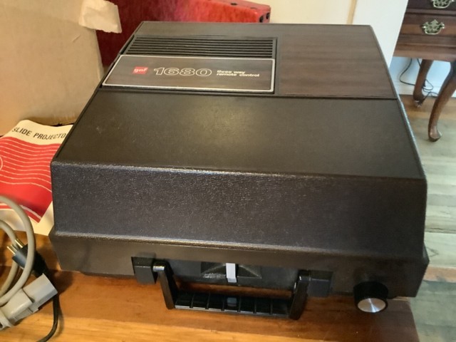 Vintage GAF Model 1680 35mm Slide Projector Works Great With Manual ...