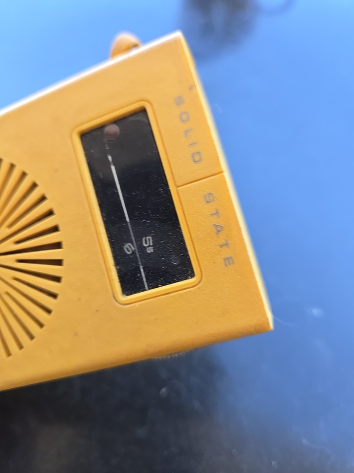 Vintage Zenith Transistor Radio Handheld Yellow | eBay