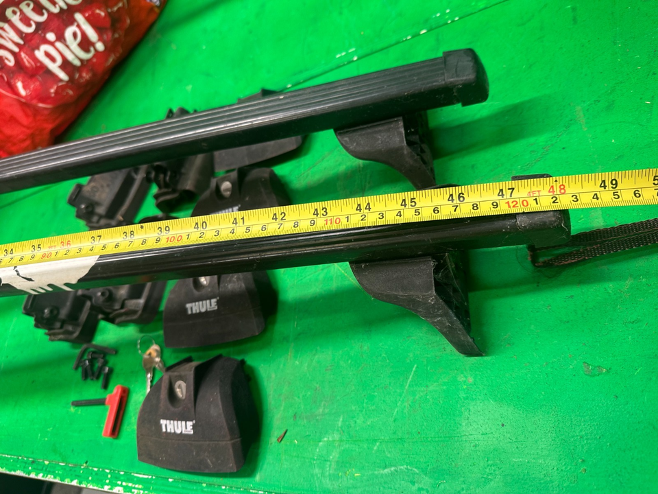 Lovely Halfords 320L Roof Top Box with Thule Roof Bars and Locking ...