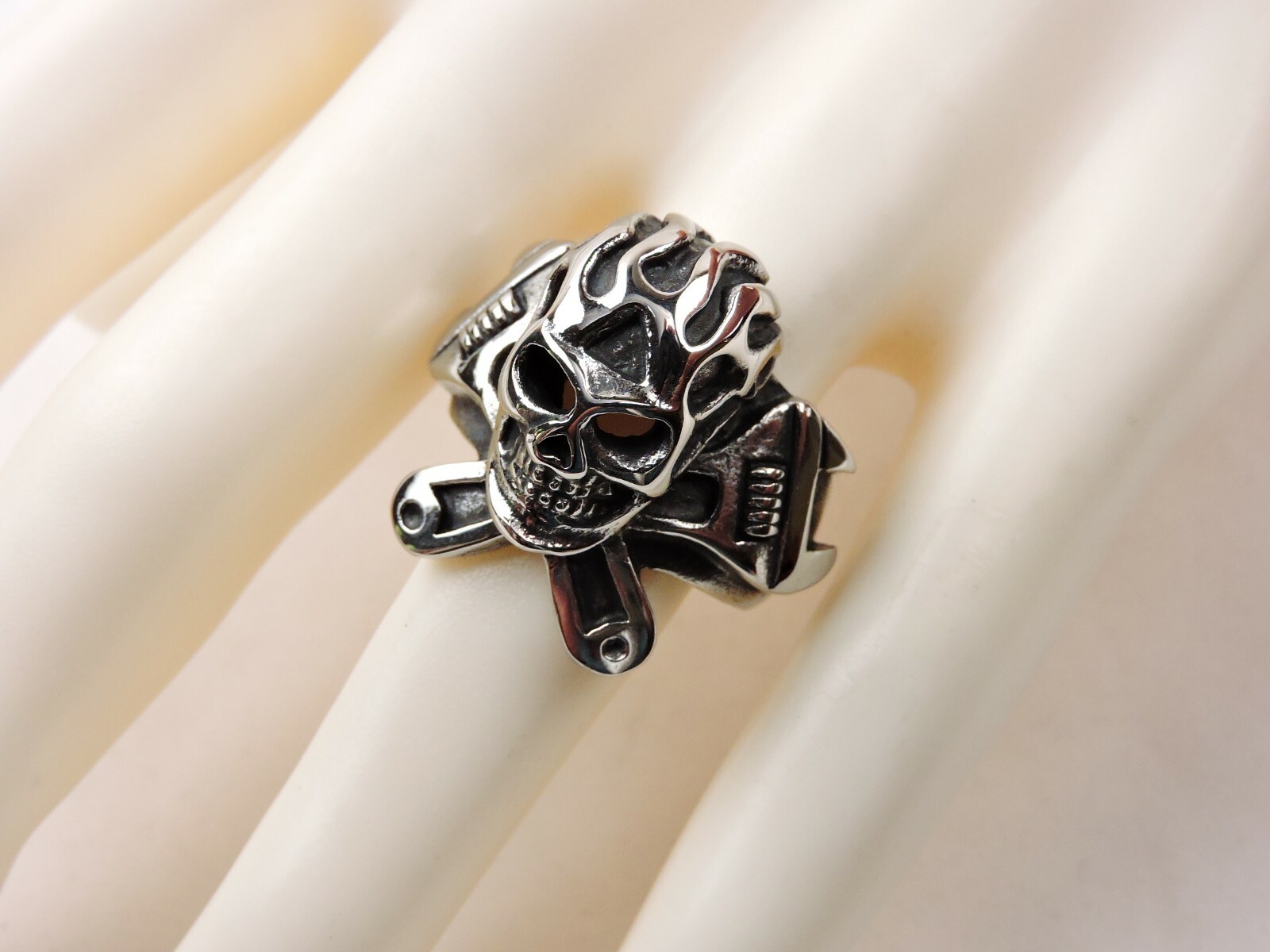 Stainless Steel Flaming Skull And Wrenches Ring - Free Gift Packaging ...