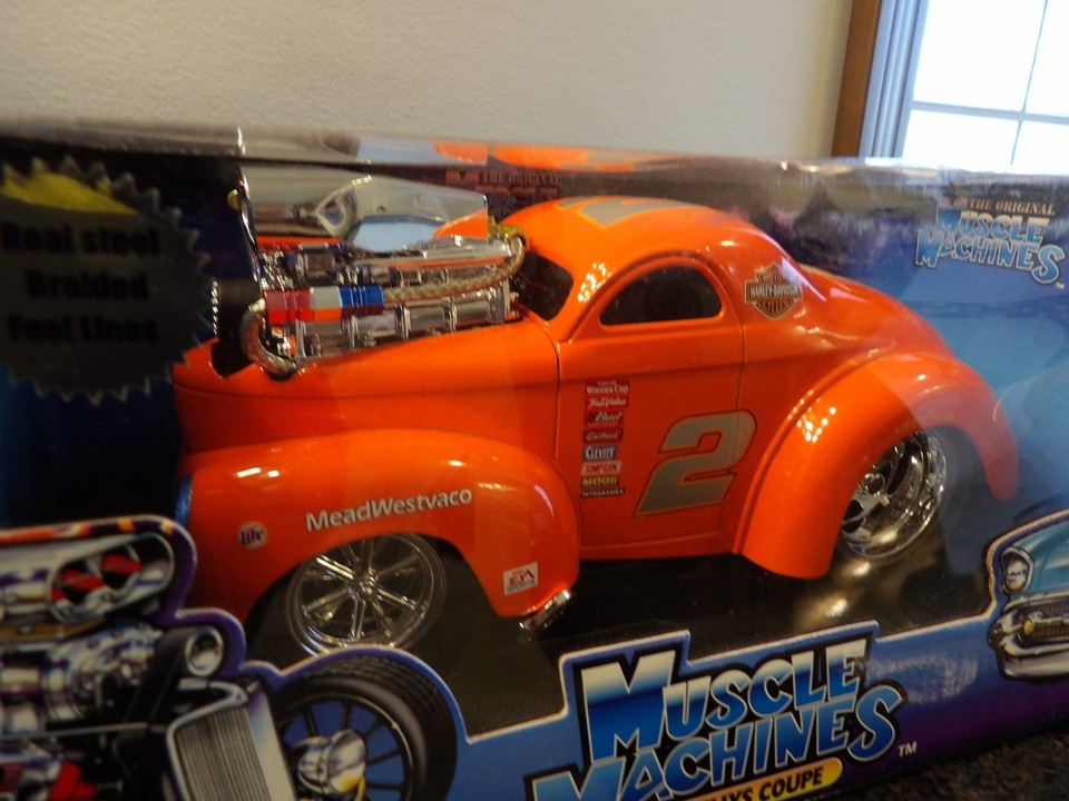 1941 WILLYS COUPE 2001 FUNLINE MERCHANDISE INC. MUSCLE MACHINES 1:18 ...