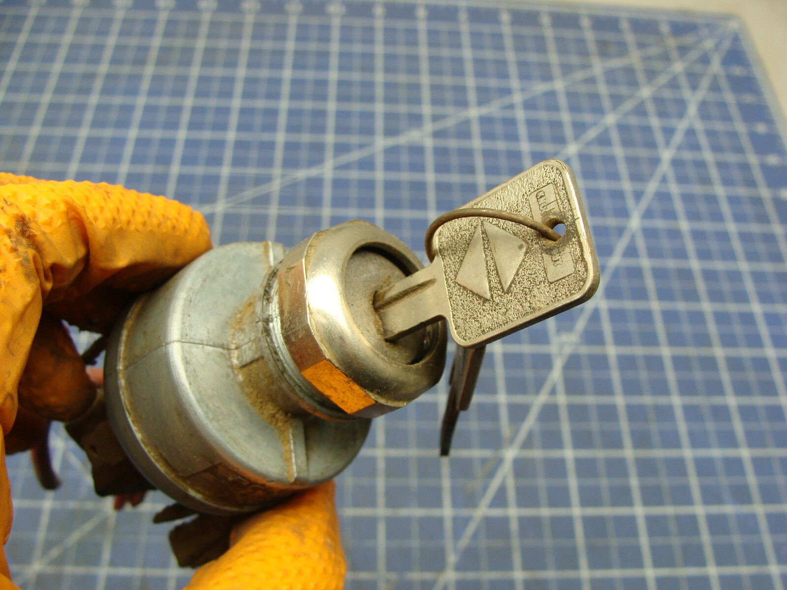 International Pollak Ignition Switch With Key 192-3 Removed From 2011 ...