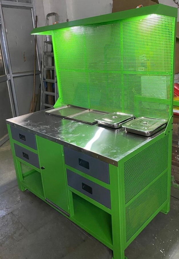 Workbench for operation and tools to be used in diesel pump workshops ...