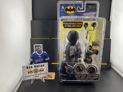 NECA Batman Limited Edition Gift Set DC Comics 4 Collectible Items ...