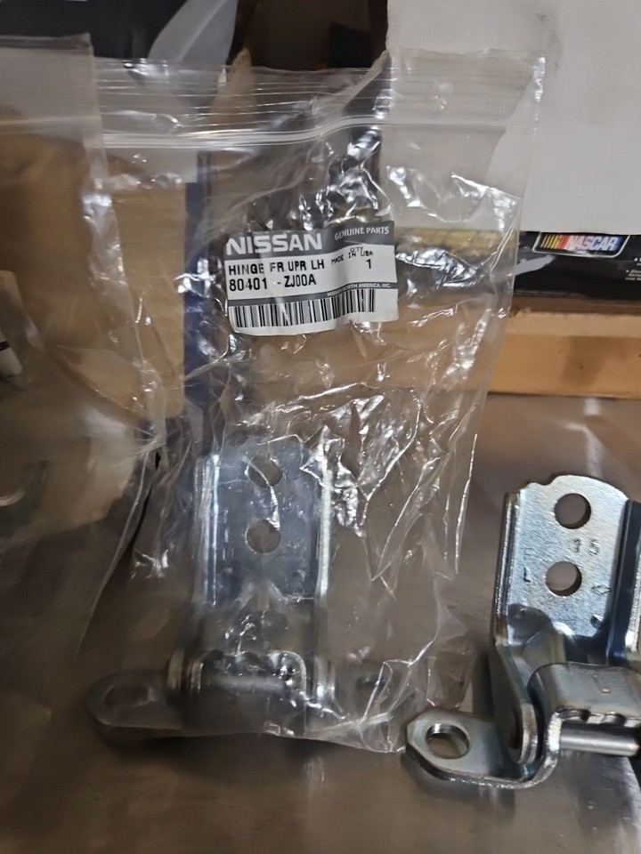 OEM NEW Front Upper Left or Right Door Hinge Armada N-Series 80401 ...