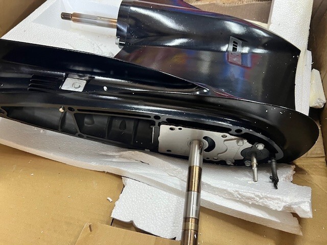 NEW Suzuki DF150SS Outboard Lower Unit / Gearcase 25" 50040-96870-YAY ...