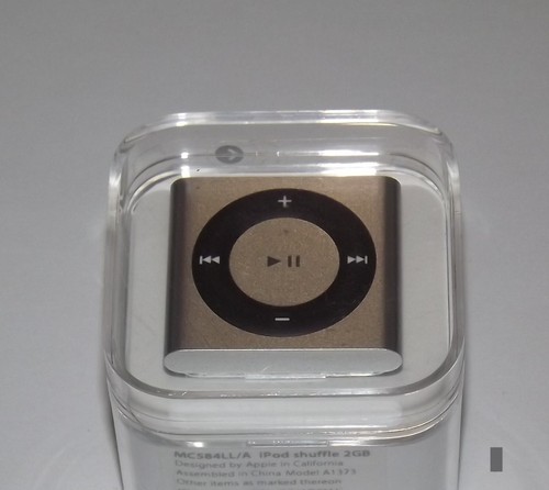 NEW, SEALED, Apple iPod Shuffle 4th Generation 2GB - Silver - Model ...