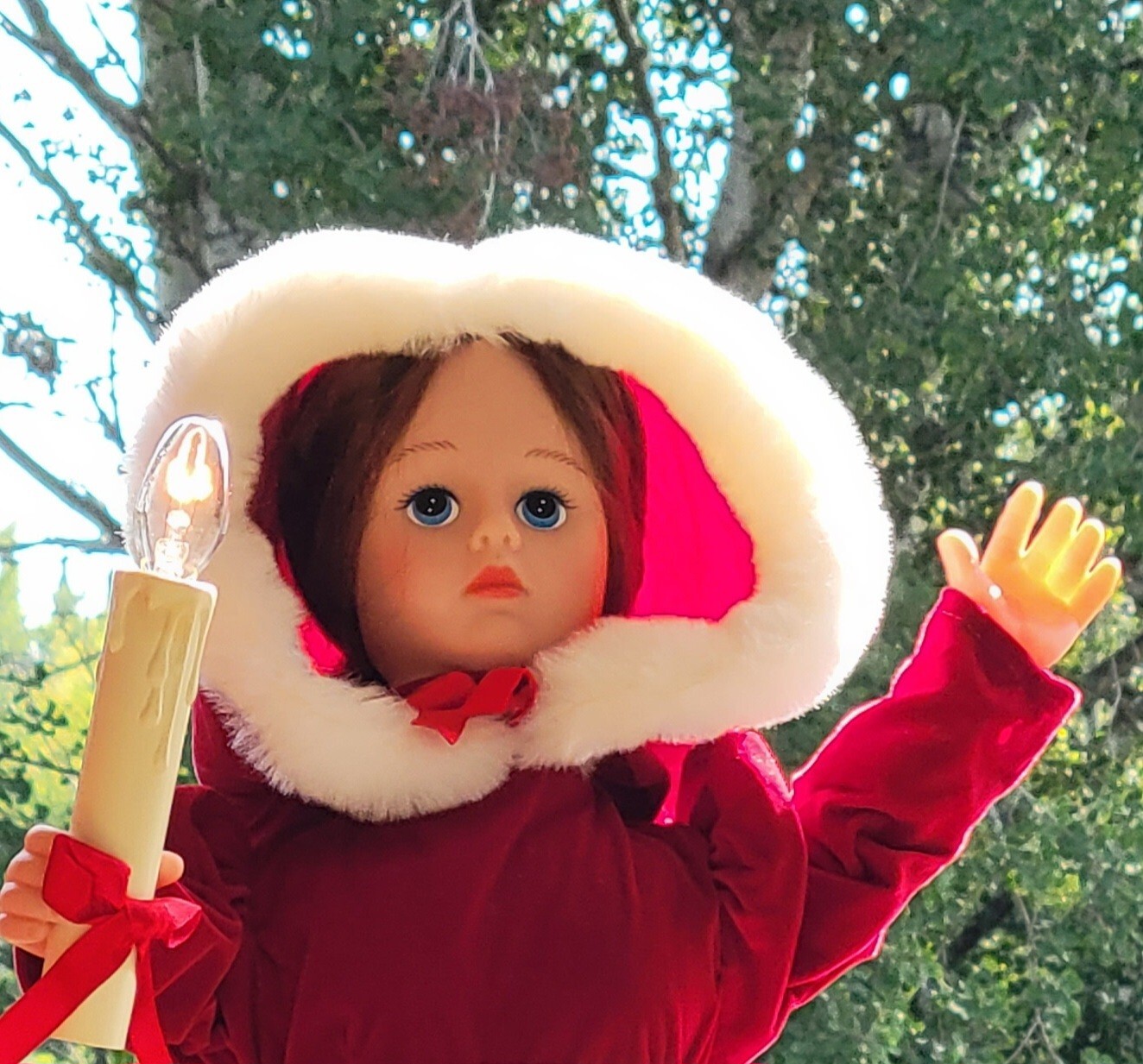 Vtg 1990 Rennoc 19" Christmas Victorian Caroler Doll Animated Lighted ...