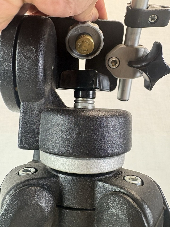 Bogen Manfrotto 3011 Professional Tripod 24"-67" W/ 3126 Head | eBay