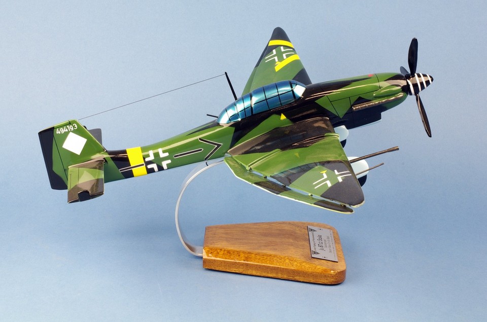 German Junkers Ju.87 G2 Stuka Hans-Ulrich Rudel Desk WW2 Model 1/32 AV ...