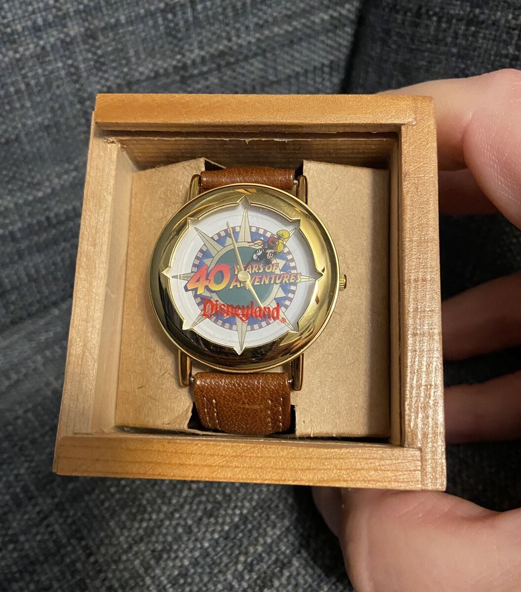 Vintage Limited Edition Disneyland 40 Years Watch 1995 Cast Vintage Limited Edition Disneyland 40 Years Watch 1995 Cast