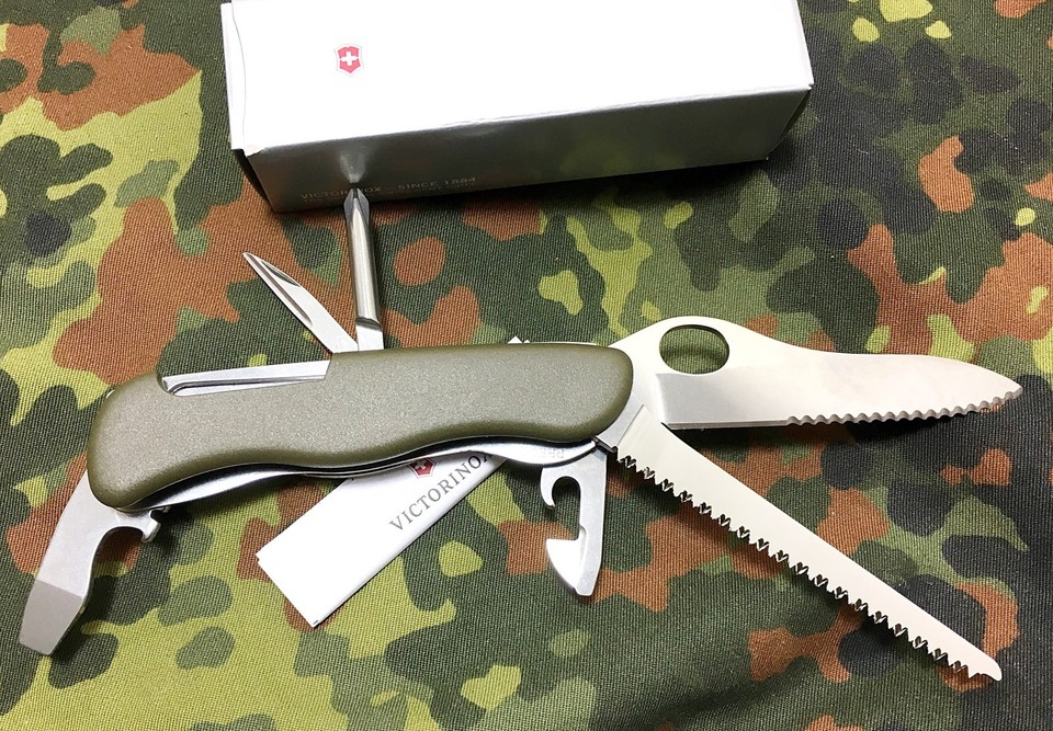 The Original Victorinox German Army Knife One Hand Trekker Multitool ...