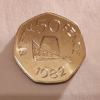1982 GUERNSEY LARGE 50 PENCE COIN - DUCAL CAP OF NORMANDY | eBay UK